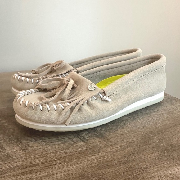 Minnetonka | Shoes | Minnetonka Moccasins Tan Suede Fringe Driving ...